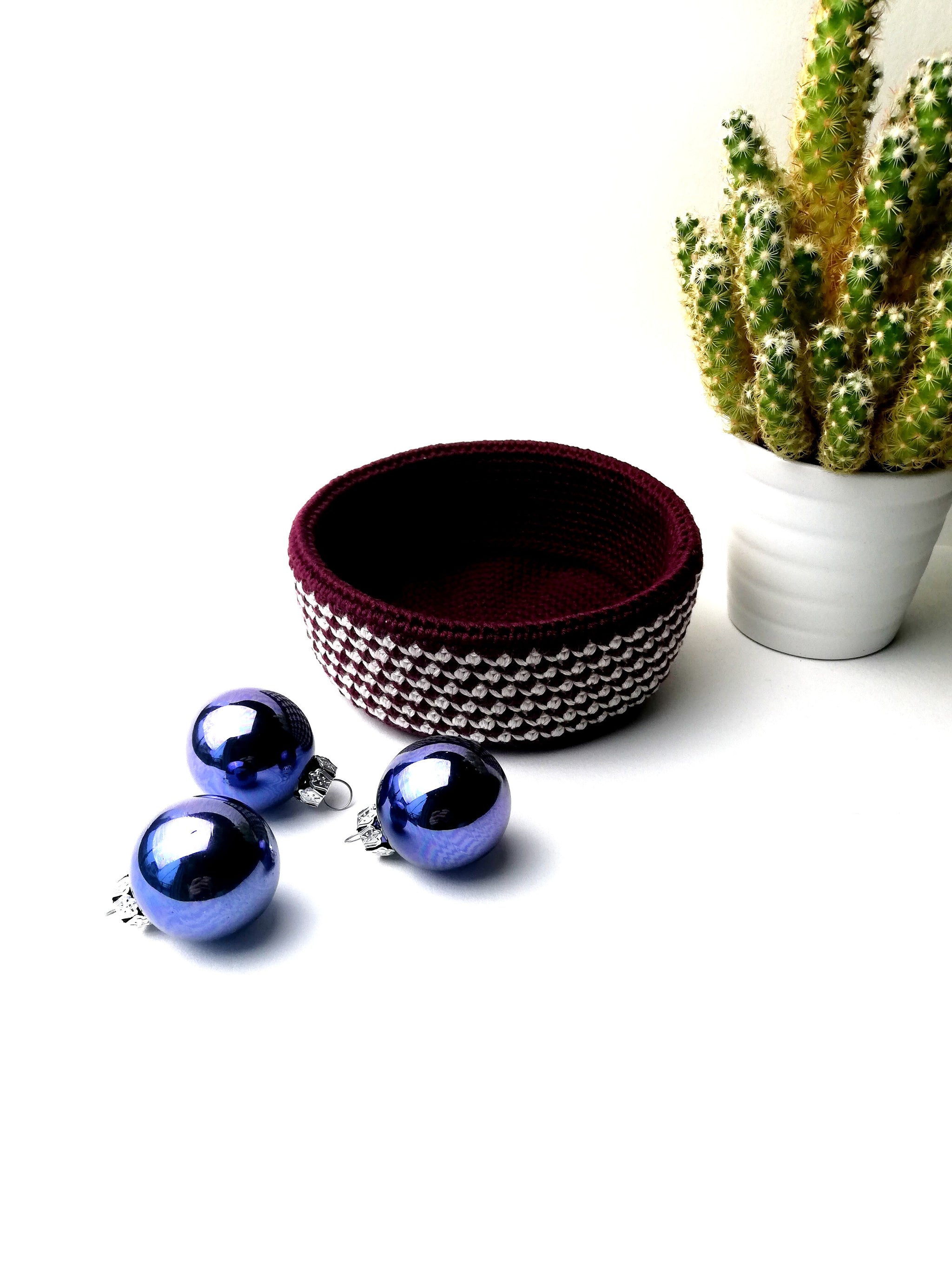 Christmas crochet basket Jane – Nordic Hook